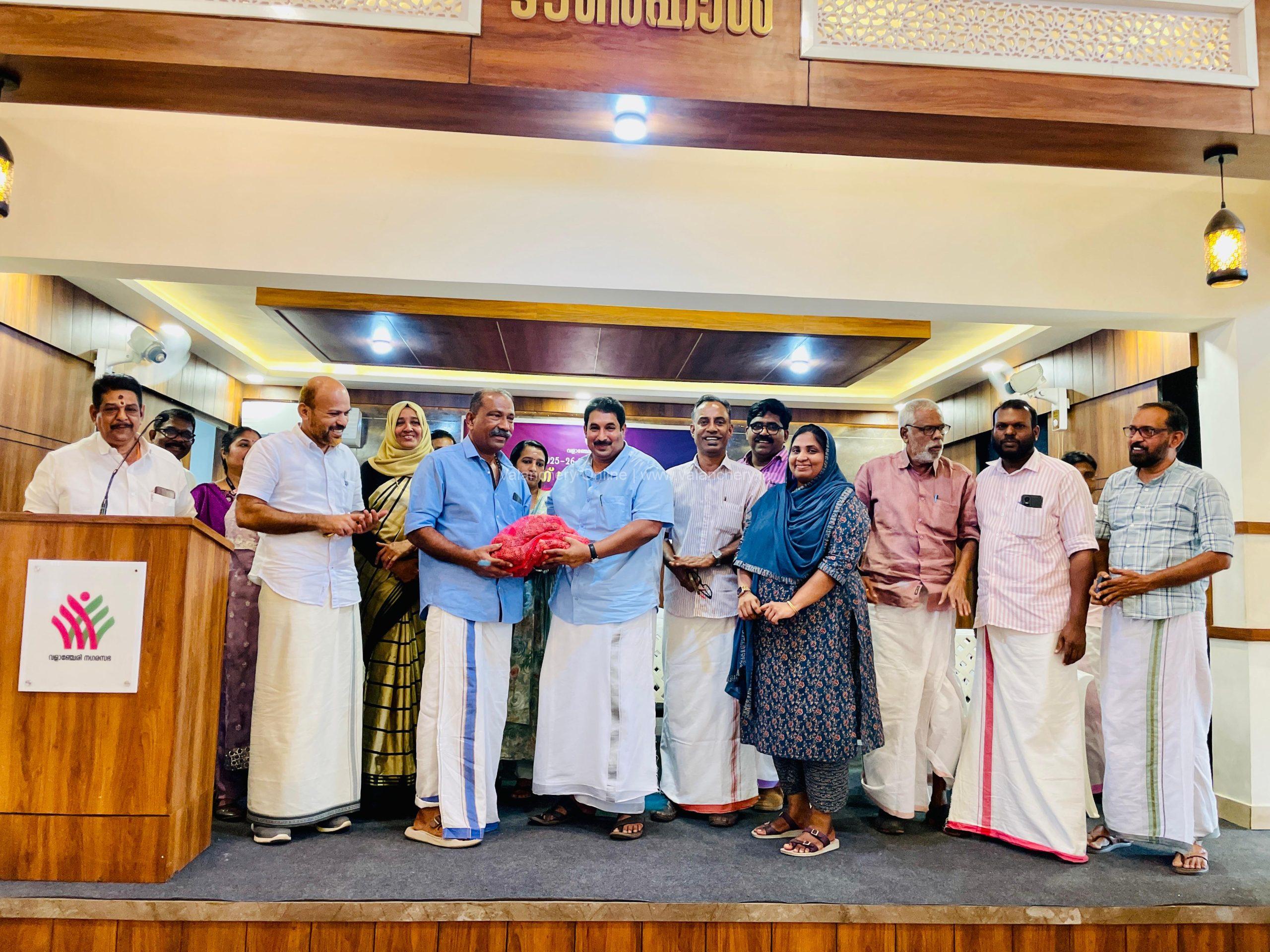 ഇടവിളക്കിറ്റിന്റെ വിതരണോദ്ഘാടനം വളാഞ്ചേരി നഗരസഭയിൽ നടന്നു - Valanchery ...