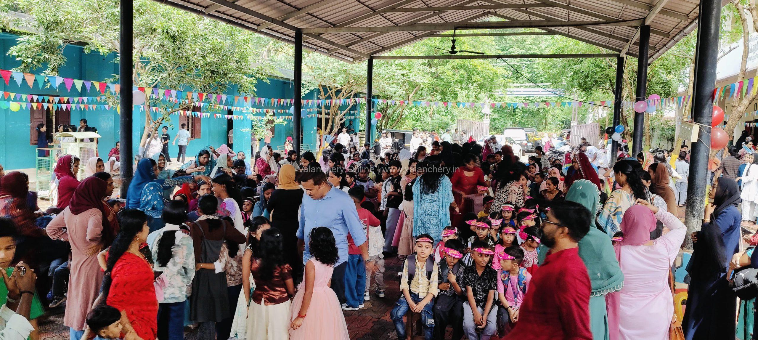 ആതവനാട് കൂടശ്ശേരി ഗവ.യു.പി. സ്കൂൾ പ്രവേശനോത്സവം വർണാഭമായി - Valanchery ...